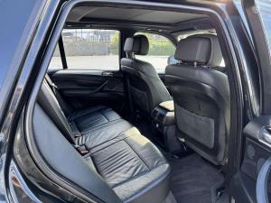 Black BMW X5 2007 in Telschi, with an engine capacity of 2.99 L and mileage of 256 thousand km for 7500 €, photo 22 on AUTOMOTO.COM.LV