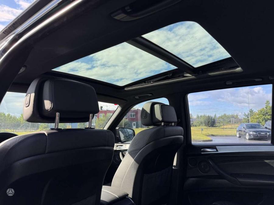 Black BMW X5 2007 in Telschi, with an engine capacity of 2.99 L and mileage of 256 thousand km for 7500 €, photo 26 on AUTOMOTO.COM.LV