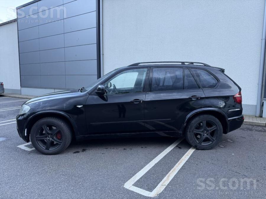 Melns BMW X5 2007 Rīga, ar dzinēja tilpumu 3.00 L un nobraukumu 238 tūkst. km par 4850 €, foto 3 vietnē AUTOMOTO.COM.LV