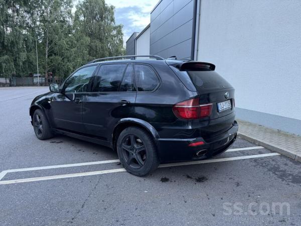 Melns BMW X5 2007 Rīga, ar dzinēja tilpumu 3.00 L un nobraukumu 238 tūkst. km par 4850 €, foto 3 vietnē AUTOMOTO.COM.LV