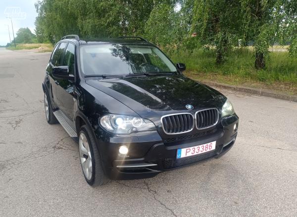 Black BMW X5 2007 in Alytus, with an engine capacity of 3.00 L and mileage of 320 thousand km for 6950 €, photo 1 on AUTOMOTO.COM.LV