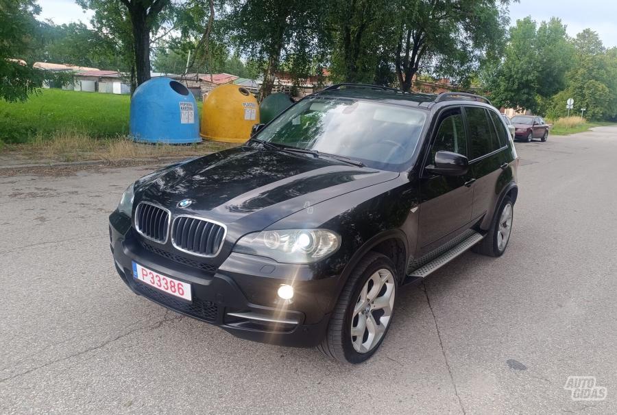 Black BMW X5 2007 in Alytus, with an engine capacity of 3.00 L and mileage of 320 thousand km for 6950 €, photo 3 on AUTOMOTO.COM.LV