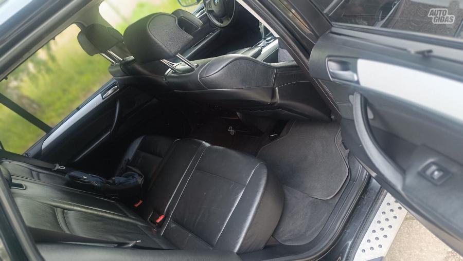 Black BMW X5 2007 in Alytus, with an engine capacity of 3.00 L and mileage of 320 thousand km for 6950 €, photo 9 on AUTOMOTO.COM.LV