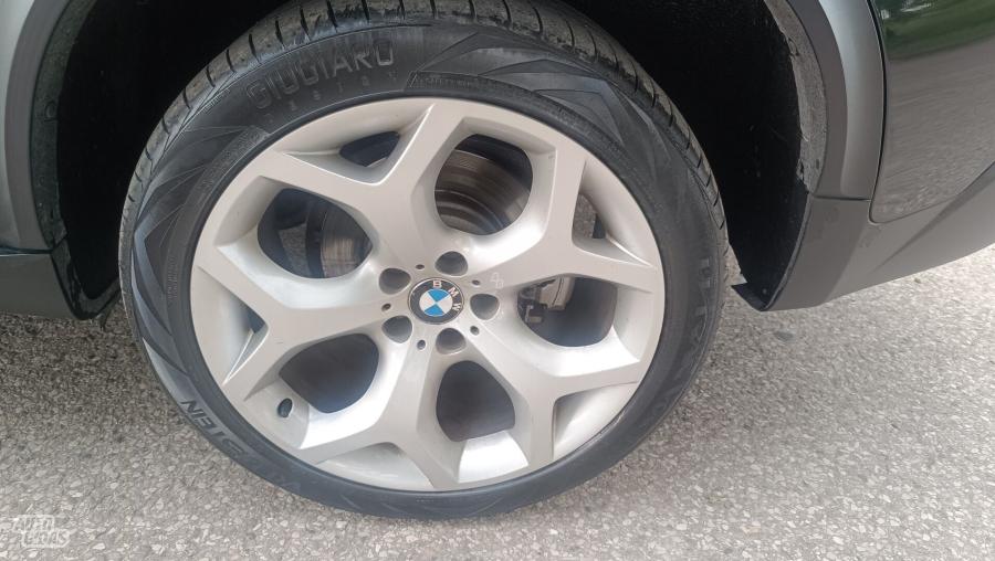 Black BMW X5 2007 in Alytus, with an engine capacity of 3.00 L and mileage of 320 thousand km for 6950 €, photo 10 on AUTOMOTO.COM.LV
