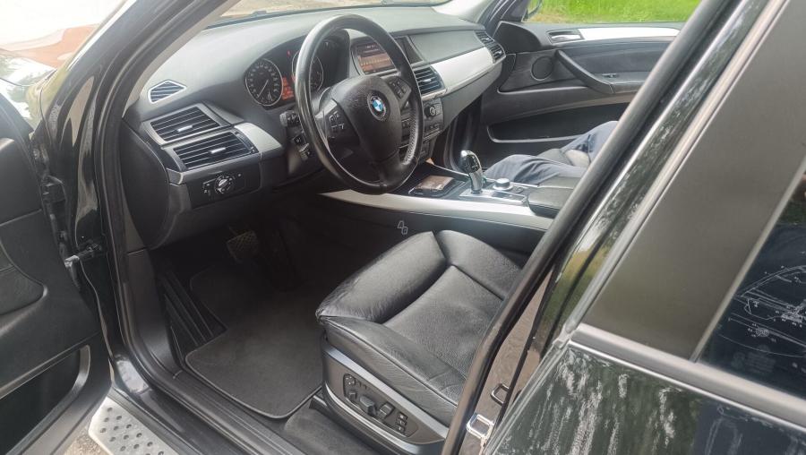 Black BMW X5 2007 in Alytus, with an engine capacity of 3.00 L and mileage of 320 thousand km for 6950 €, photo 14 on AUTOMOTO.COM.LV