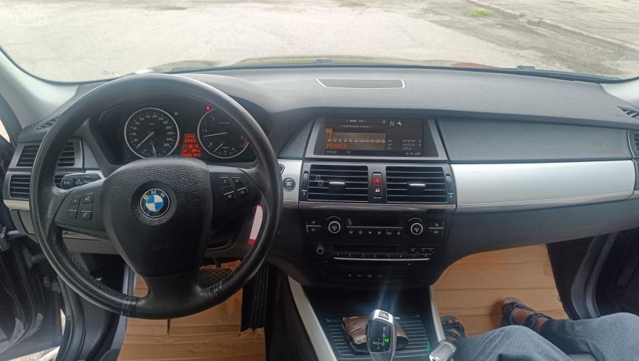 Black BMW X5 2007 in Alytus, with an engine capacity of 3.00 L and mileage of 320 thousand km for 6950 €, photo 15 on AUTOMOTO.COM.LV