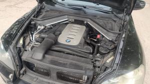 Black BMW X5 2007 in Alytus, with an engine capacity of 3.00 L and mileage of 320 thousand km for 6950 €, photo 16 on AUTOMOTO.COM.LV