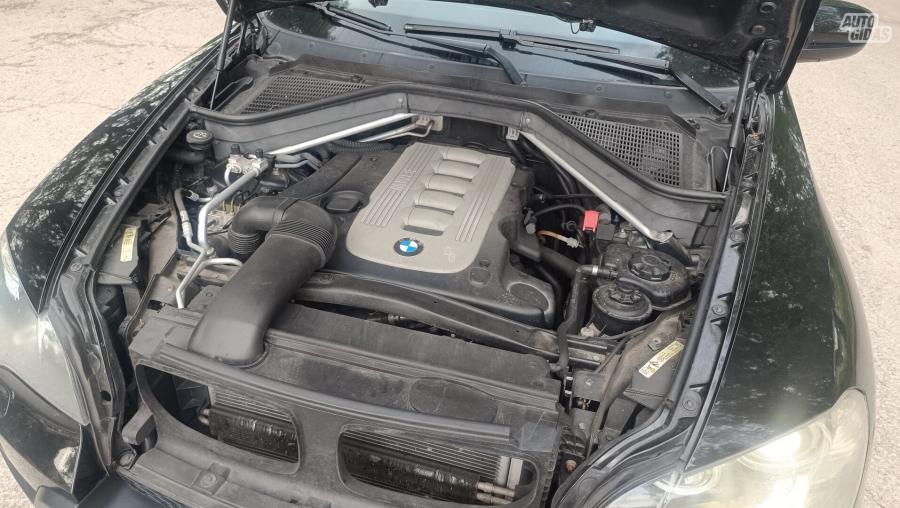 Black BMW X5 2007 in Alytus, with an engine capacity of 3.00 L and mileage of 320 thousand km for 6950 €, photo 16 on AUTOMOTO.COM.LV
