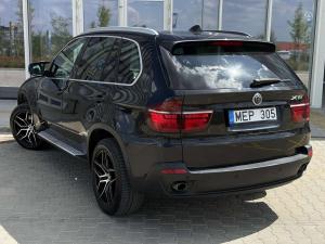 Black BMW X5 2007 in Vilnius, with an engine capacity of 2.99 L and mileage of 209 thousand km for 7700 €, photo 5 on AUTOMOTO.COM.LV
