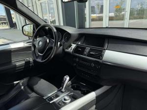 Black BMW X5 2007 in Vilnius, with an engine capacity of 2.99 L and mileage of 209 thousand km for 7700 €, photo 14 on AUTOMOTO.COM.LV