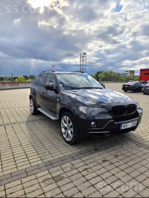 Melns BMW X5 2007 Rīga, ar dzinēja tilpumu 3.00 L un nobraukumu 325 tūkst. km par 7800 €, foto  vietnē AUTOMOTO.COM.LV