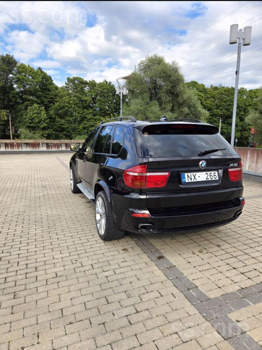 Melns BMW X5 2007 Rīga, ar dzinēja tilpumu 3.00 L un nobraukumu 325 tūkst. km par 7800 €, foto 5 vietnē AUTOMOTO.COM.LV