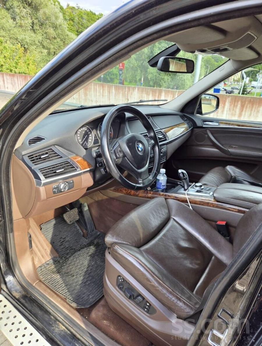 Melns BMW X5 2007 Rīga, ar dzinēja tilpumu 3.00 L un nobraukumu 325 tūkst. km par 7800 €, foto 10 vietnē AUTOMOTO.COM.LV