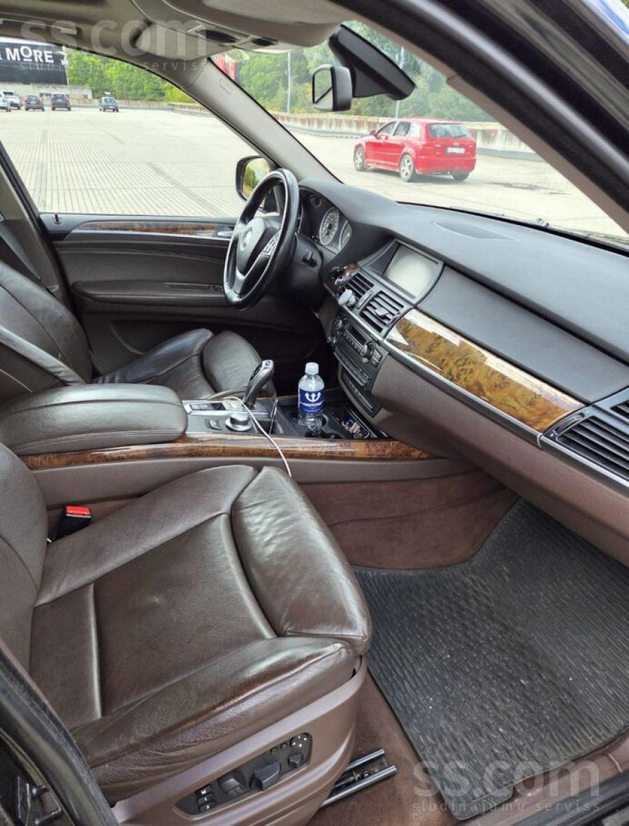 Melns BMW X5 2007 Rīga, ar dzinēja tilpumu 3.00 L un nobraukumu 325 tūkst. km par 7800 €, foto 12 vietnē AUTOMOTO.COM.LV