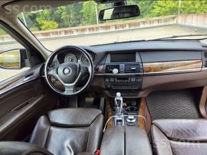 Melns BMW X5 2007 Rīga, ar dzinēja tilpumu 3.00 L un nobraukumu 325 tūkst. km par 7800 €, foto 13 vietnē AUTOMOTO.COM.LV