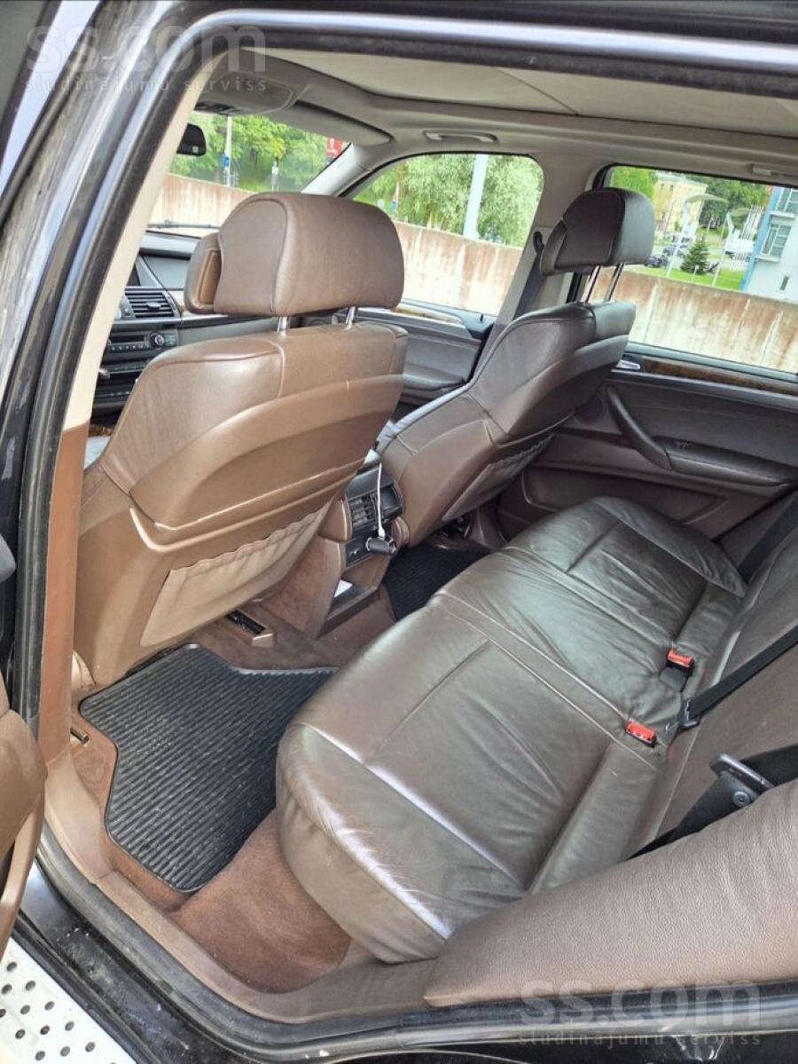 Melns BMW X5 2007 Rīga, ar dzinēja tilpumu 3.00 L un nobraukumu 325 tūkst. km par 7800 €, foto 14 vietnē AUTOMOTO.COM.LV