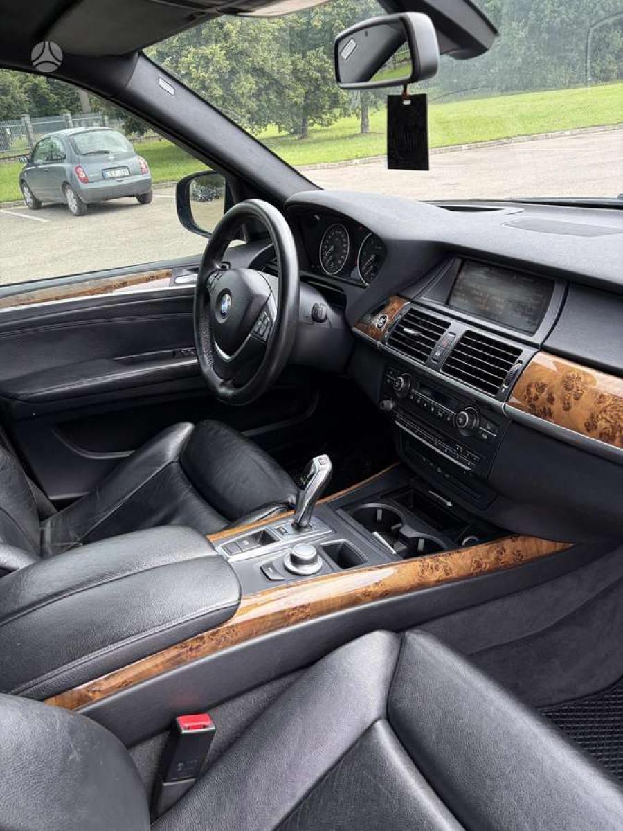 Melns BMW X5 2007 Kauņa, ar dzinēja tilpumu 2.99 L un nobraukumu 284 tūkst. km par 6990 €, foto 21 vietnē AUTOMOTO.COM.LV