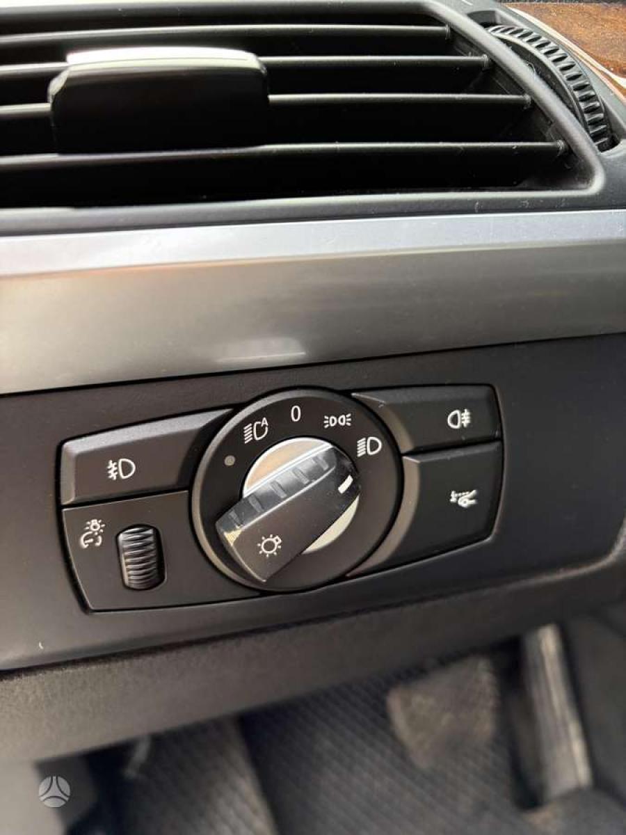 Melns BMW X5 2007 Kauņa, ar dzinēja tilpumu 2.99 L un nobraukumu 284 tūkst. km par 6990 €, foto 31 vietnē AUTOMOTO.COM.LV
