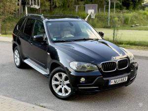 Черный БМВ Х5 2007 в Вильнюс, объемом двигателя 3.00 л и пробегом 312 тыс. км за 5500 €, фото  на AUTOMOTO.COM.LV