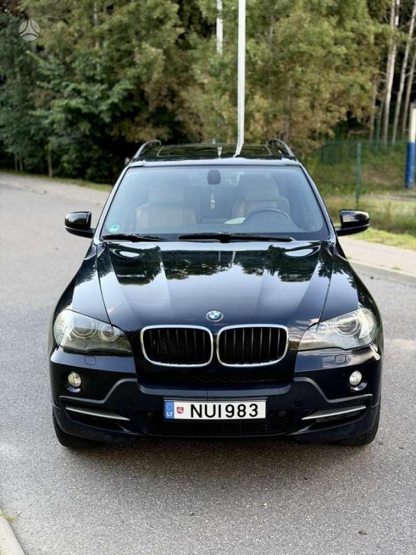 Black BMW X5 2007 in Vilnius, with an engine capacity of 3.00 L and mileage of 312 thousand km for 5500 €, photo 3 on AUTOMOTO.COM.LV