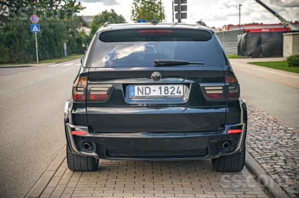Black BMW X5 2007 in Riga, with an engine capacity of 3.00 L and mileage of 383 thousand km for 5990 €, photo 5 on AUTOMOTO.COM.LV