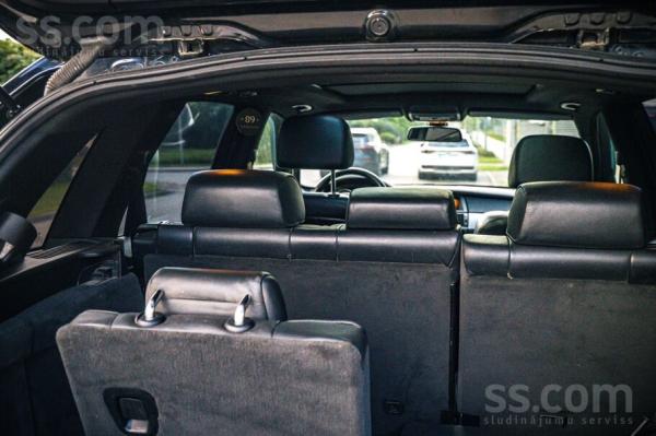 Black BMW X5 2007 in Riga, with an engine capacity of 3.00 L and mileage of 383 thousand km for 5990 €, photo 7 on AUTOMOTO.COM.LV