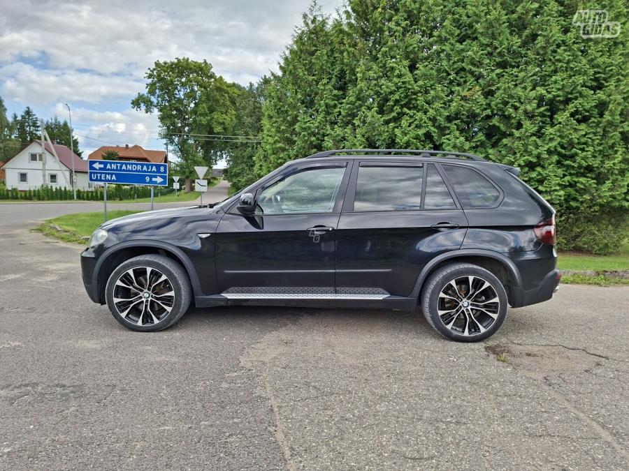 Black BMW X5 2007 in Utena, with an engine capacity of 3.00 L and mileage of 366 thousand km for 6300 €, photo 6 on AUTOMOTO.COM.LV