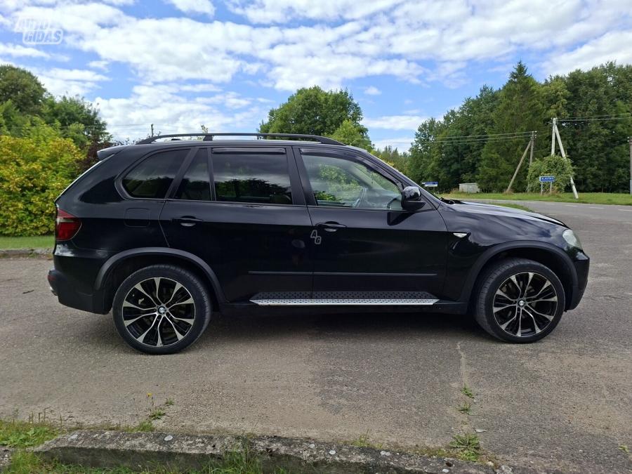 Black BMW X5 2007 in Utena, with an engine capacity of 3.00 L and mileage of 366 thousand km for 6300 €, photo 7 on AUTOMOTO.COM.LV