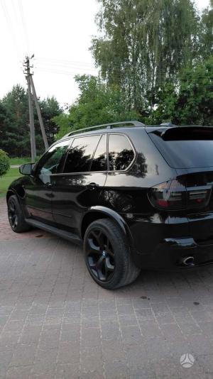 Melns BMW X5 2007 Viļņa, ar dzinēja tilpumu 2.99 L un nobraukumu 330 tūkst. km par 9000 €, foto 12 vietnē AUTOMOTO.COM.LV