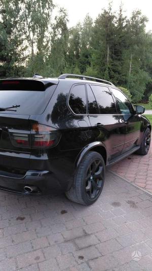 Melns BMW X5 2007 Viļņa, ar dzinēja tilpumu 2.99 L un nobraukumu 330 tūkst. km par 9000 €, foto 13 vietnē AUTOMOTO.COM.LV