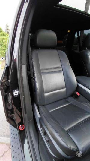 Melns BMW X5 2007 Viļņa, ar dzinēja tilpumu 2.99 L un nobraukumu 330 tūkst. km par 9000 €, foto 17 vietnē AUTOMOTO.COM.LV