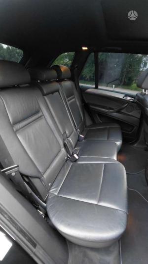 Melns BMW X5 2007 Viļņa, ar dzinēja tilpumu 2.99 L un nobraukumu 330 tūkst. km par 9000 €, foto 18 vietnē AUTOMOTO.COM.LV