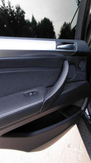Melns BMW X5 2007 Viļņa, ar dzinēja tilpumu 2.99 L un nobraukumu 330 tūkst. km par 9000 €, foto 22 vietnē AUTOMOTO.COM.LV