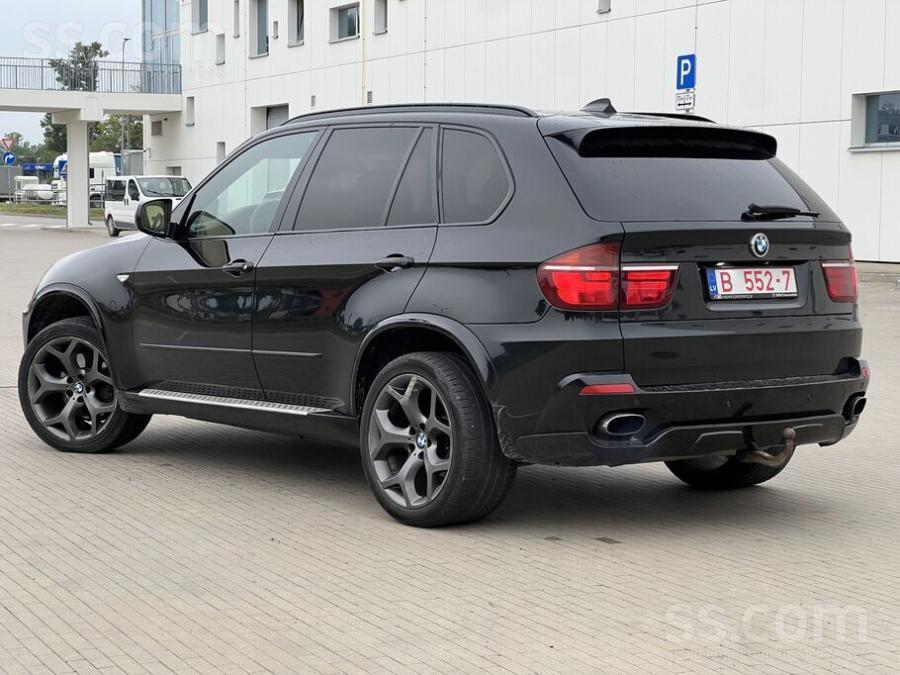 Melns BMW X5 2007 Rēzekne, ar dzinēja tilpumu 3.00 L un nobraukumu 428 tūkst. km par 8800 €, foto 5 vietnē AUTOMOTO.COM.LV