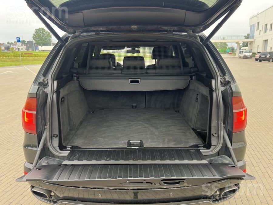 Melns BMW X5 2007 Rēzekne, ar dzinēja tilpumu 3.00 L un nobraukumu 428 tūkst. km par 8800 €, foto 19 vietnē AUTOMOTO.COM.LV