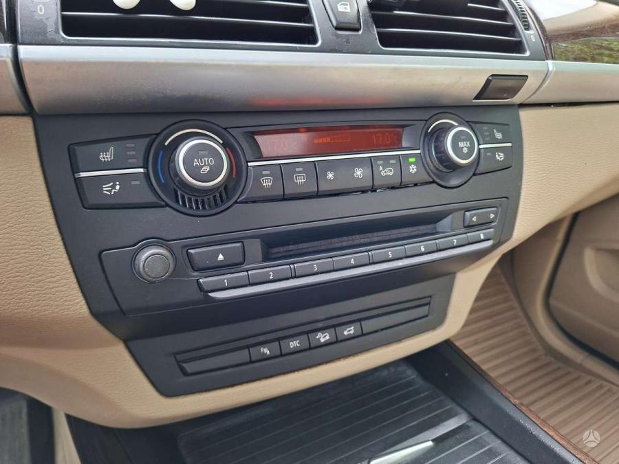 Melns BMW X5 2007 Utena, ar dzinēja tilpumu 2.99 L un nobraukumu 366 tūkst. km par 6300 €, foto 16 vietnē AUTOMOTO.COM.LV