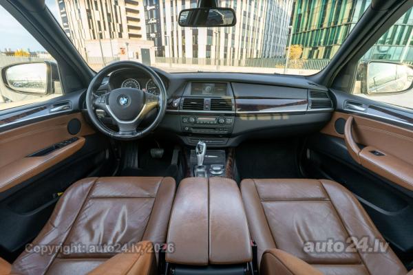Melns BMW X5 2007 Tallina, ar dzinēja tilpumu 3.00 L un nobraukumu 406 tūkst. km par 6500 €, foto 9 vietnē AUTOMOTO.COM.LV