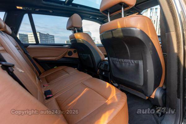 Melns BMW X5 2007 Tallina, ar dzinēja tilpumu 3.00 L un nobraukumu 406 tūkst. km par 6500 €, foto 10 vietnē AUTOMOTO.COM.LV