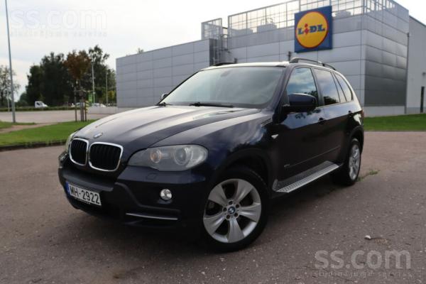 Black BMW X5 2007 in Riga, with an engine capacity of 3.00 L and mileage of 333 thousand km for 5990 €, photo 1 on AUTOMOTO.COM.LV