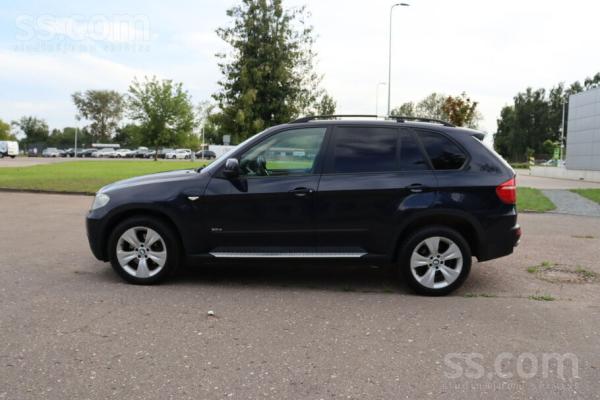 Black BMW X5 2007 in Riga, with an engine capacity of 3.00 L and mileage of 333 thousand km for 5990 €, photo 3 on AUTOMOTO.COM.LV