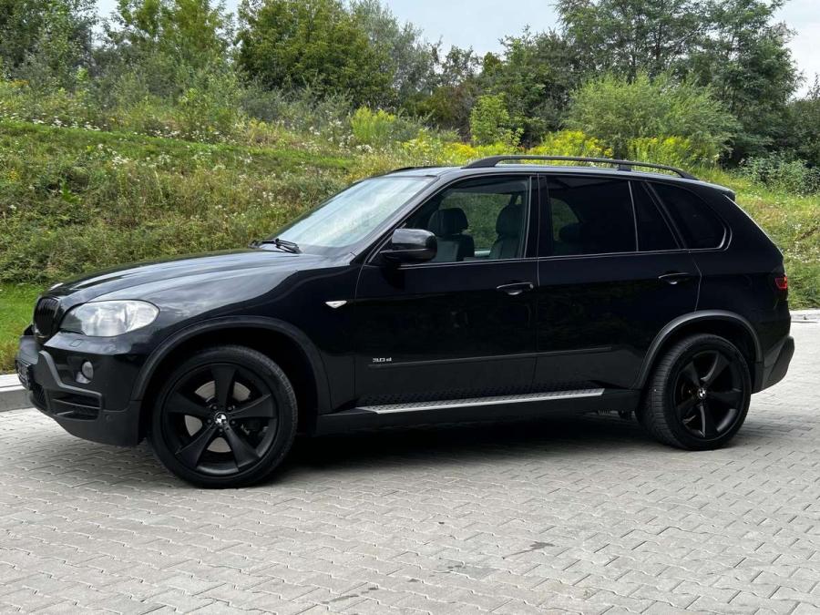 Black BMW X5 2007 in Vilnius, with an engine capacity of 2.99 L and mileage of 334 thousand km for 7999 €, photo 3 on AUTOMOTO.COM.LV