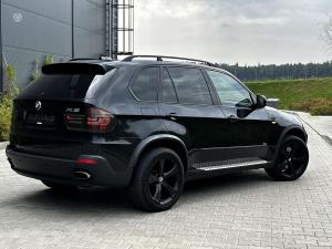Black BMW X5 2007 in Vilnius, with an engine capacity of 2.99 L and mileage of 334 thousand km for 7999 €, photo 6 on AUTOMOTO.COM.LV