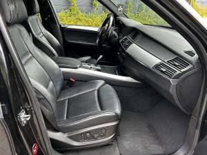 Black BMW X5 2007 in Vilnius, with an engine capacity of 2.99 L and mileage of 334 thousand km for 7999 €, photo 11 on AUTOMOTO.COM.LV
