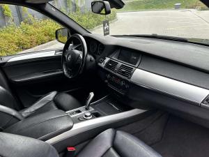 Black BMW X5 2007 in Vilnius, with an engine capacity of 2.99 L and mileage of 334 thousand km for 7999 €, photo 12 on AUTOMOTO.COM.LV