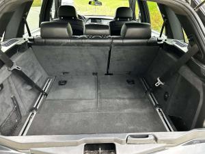 Black BMW X5 2007 in Vilnius, with an engine capacity of 2.99 L and mileage of 334 thousand km for 7999 €, photo 17 on AUTOMOTO.COM.LV