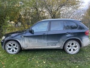 Melns BMW X5 2007 Bauska, ar dzinēja tilpumu 3.00 L un nobraukumu 373 tūkst. km par 5500 €, foto  vietnē AUTOMOTO.COM.LV