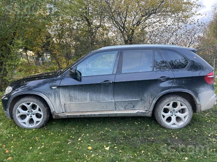 Melns BMW X5 2007 Bauska, ar dzinēja tilpumu 3.00 L un nobraukumu 373 tūkst. km par 5500 €, foto 1 vietnē AUTOMOTO.COM.LV