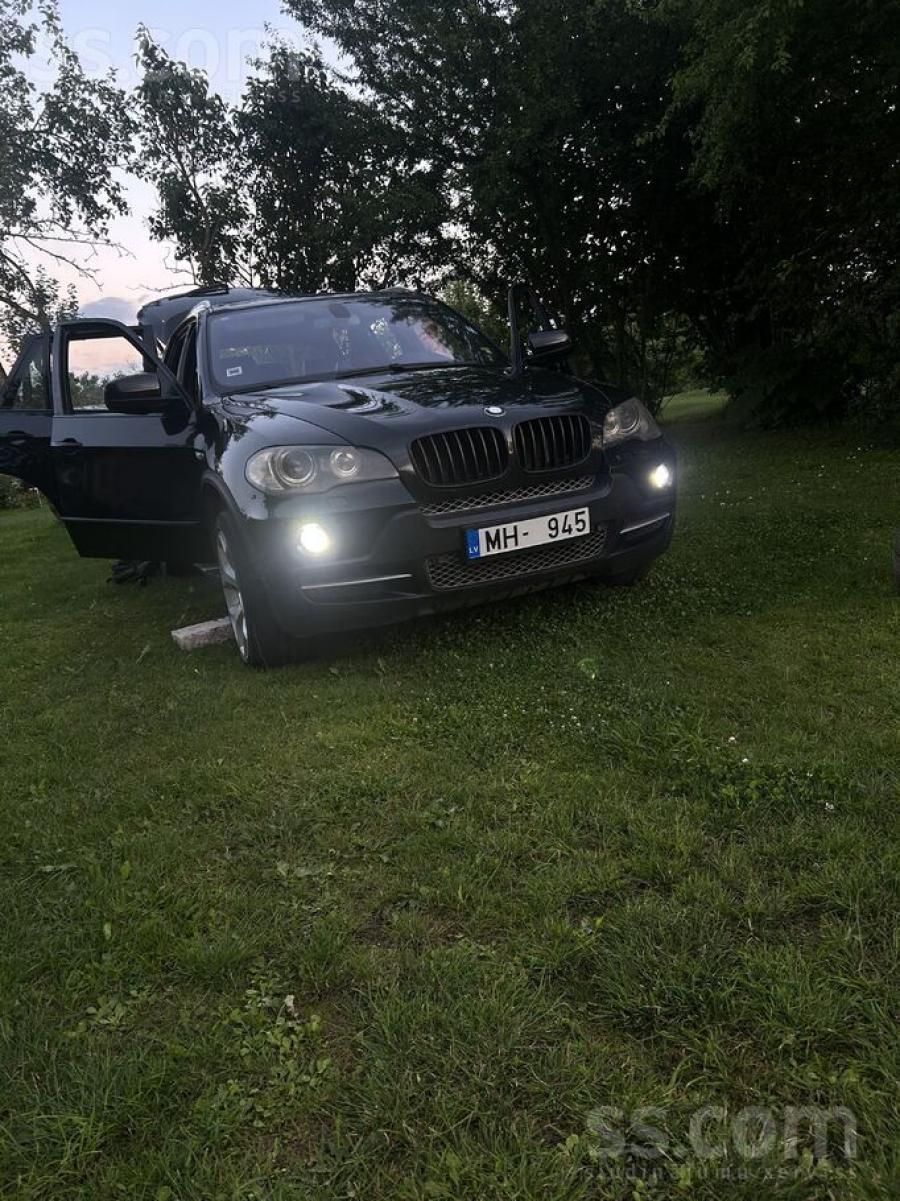 Melns BMW X5 2007 Bauska, ar dzinēja tilpumu 3.00 L un nobraukumu 373 tūkst. km par 5500 €, foto 10 vietnē AUTOMOTO.COM.LV