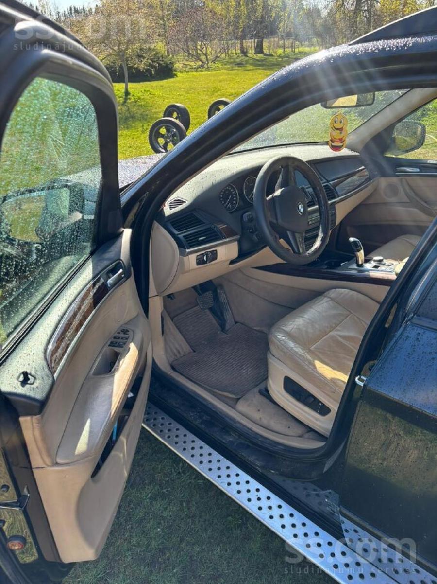 Melns BMW X5 2007 Ogre, ar dzinēja tilpumu 3.00 L un nobraukumu 400 tūkst. km par 5400 €, foto 7 vietnē AUTOMOTO.COM.LV