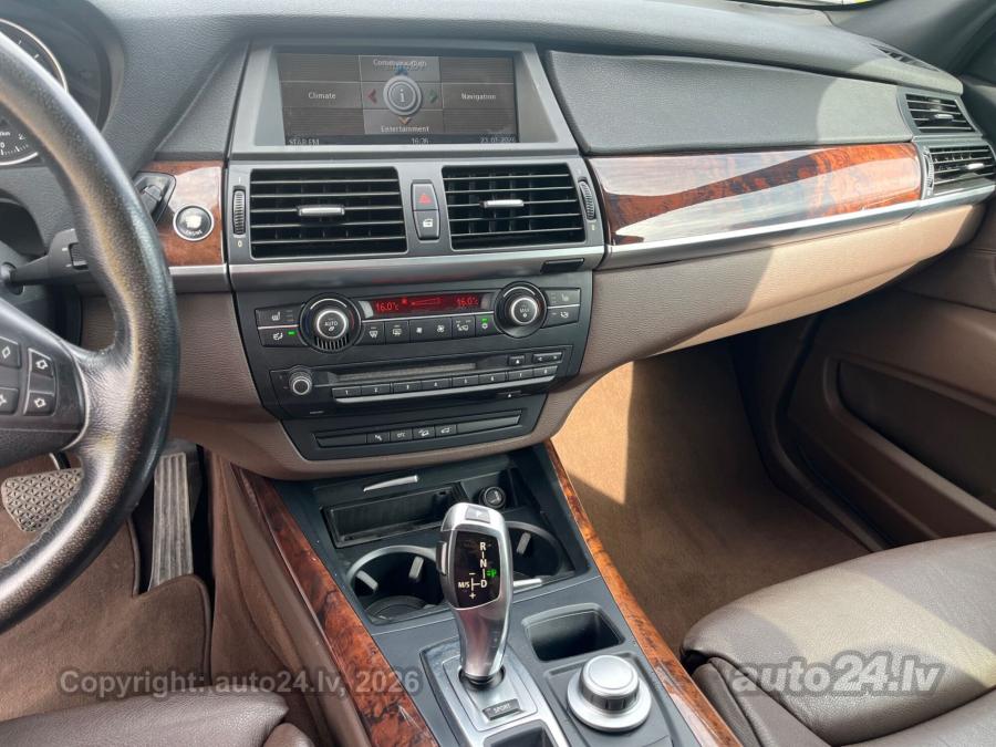 Melns BMW X5 2007 Tartu, ar dzinēja tilpumu 4.80 L un nobraukumu 313 tūkst. km par 8999 €, foto 9 vietnē AUTOMOTO.COM.LV